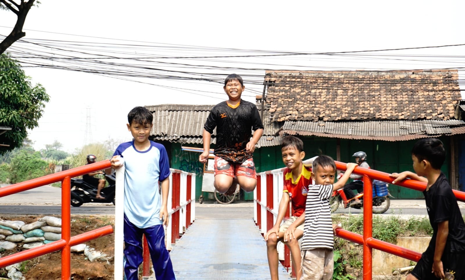 Dari Jembatan Bambu yang Bikin Was-Was Kini Menjadi Asa, Kisah Sukses ...